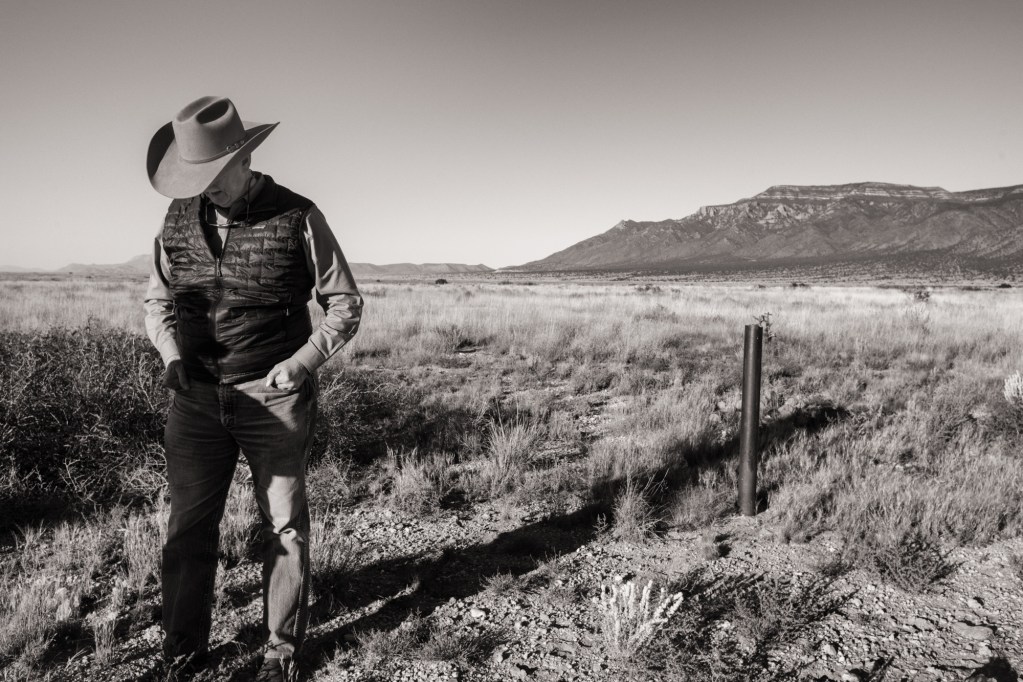 Oil magnate Harvey Yates, 80, buys newspaper and expands drilling