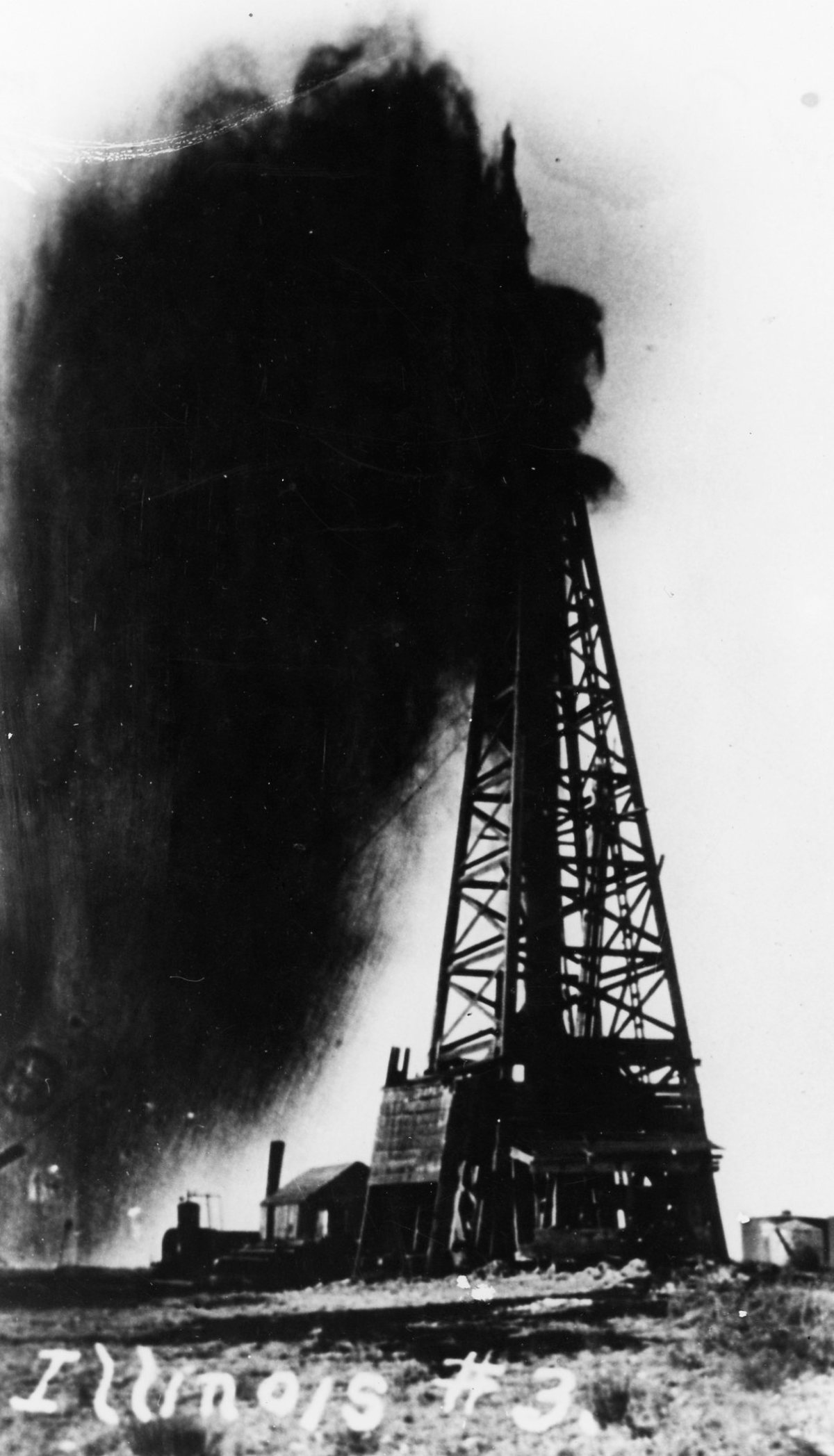 Oil magnate Harvey Yates, 80, buys newspaper and expands drilling